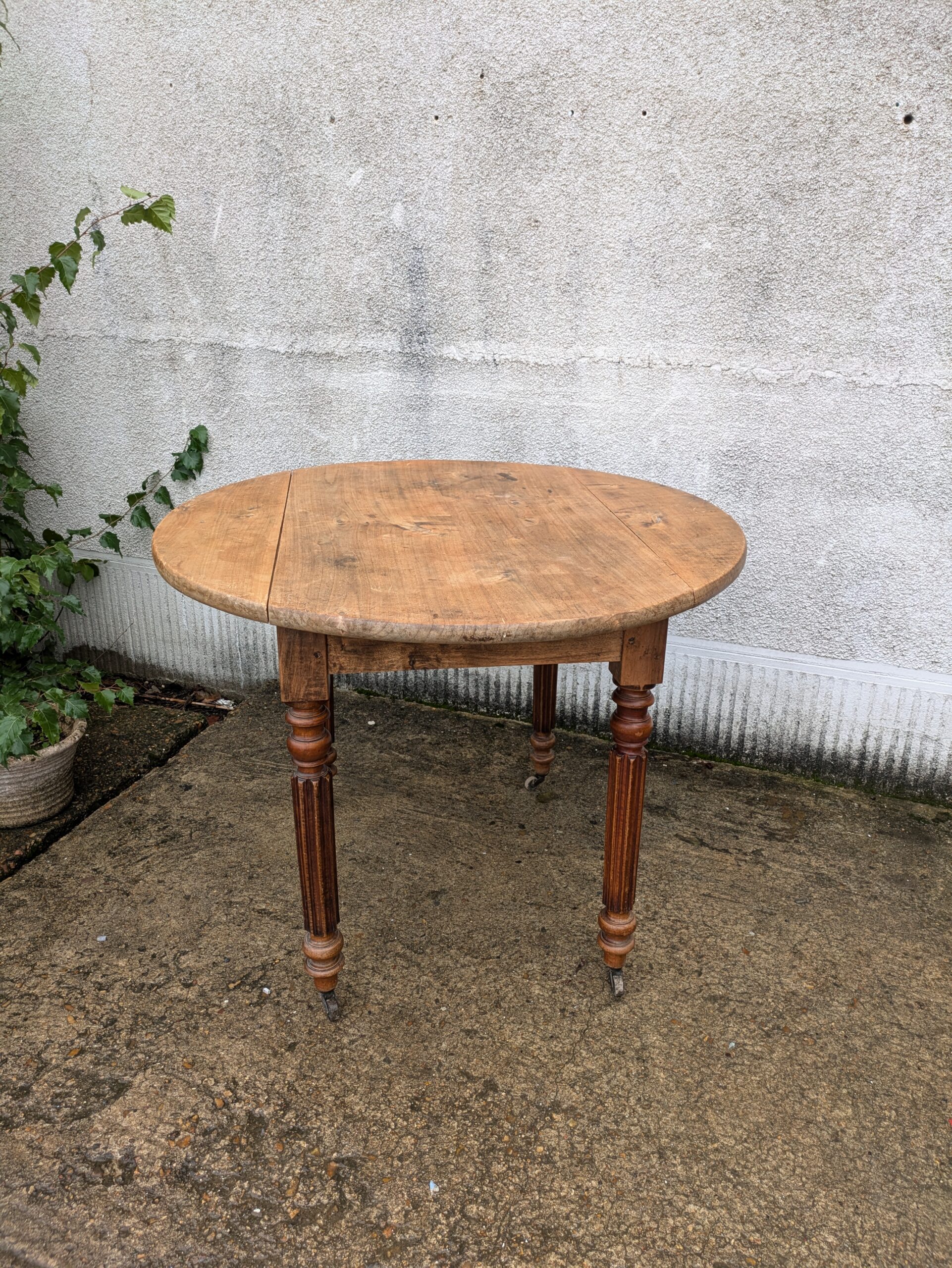 Table ronde rabattable "Eugénie" - La petite Brocanteuse